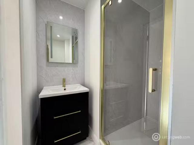 Deal! 1 BR Property to rent in Second Floor Left, 65 Summer St.