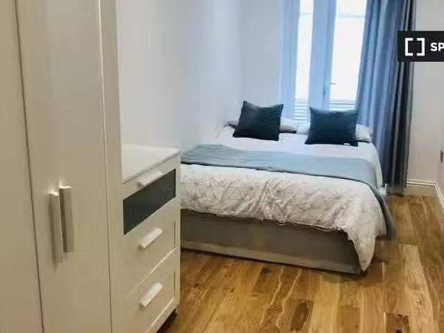 New 1 BR Room to rent in flatshare in Kilburn, London