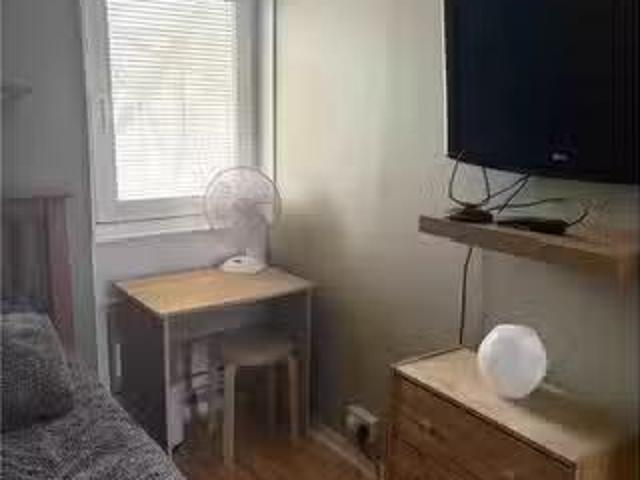 Deal! 1 BR Room in shared flat for rent in Clapham Town, London