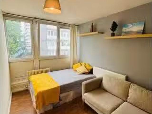 Cozy 1 BR Room in shared flat for rent in Latchmere, London