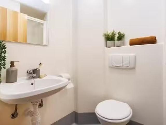 Deal! 1 BR Riverside Point Ensuite Large Standard Double