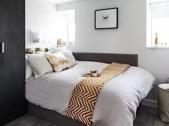 Cozy 1 BR Tower Bronze 2 Bed Apartment