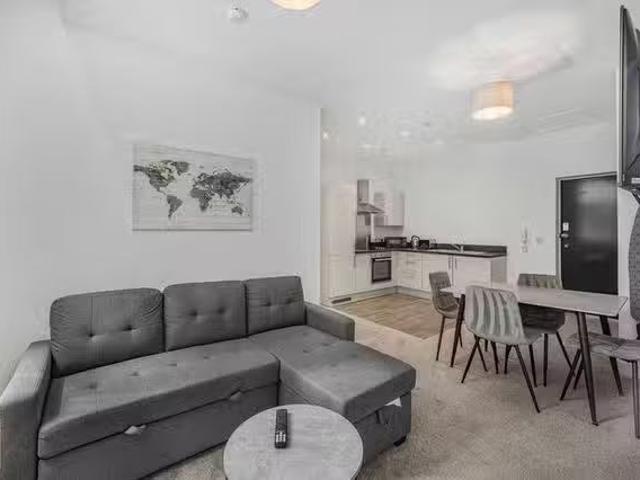 Nice 1 BR Union Court