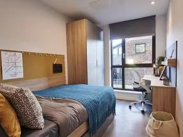 Unique 1 BR York House En suite standard