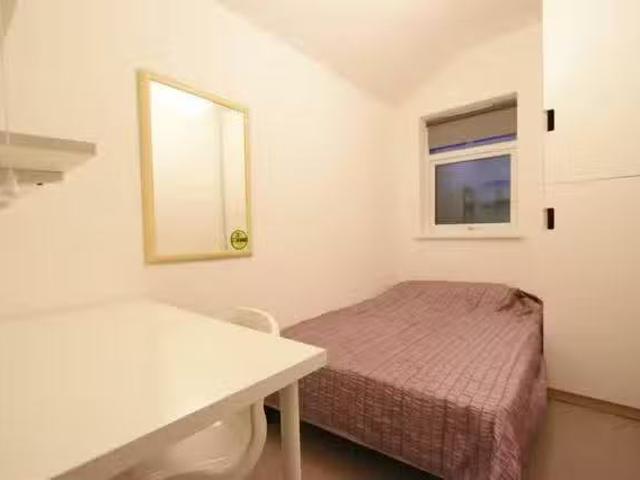 Nice 1 Room Entire Place·3B1B···121 Westminster Road, Selly Oa.