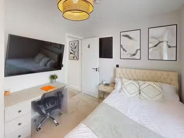 Cheap 1 Room Oak Tree Lane B29 8 Bed, 1 Bath