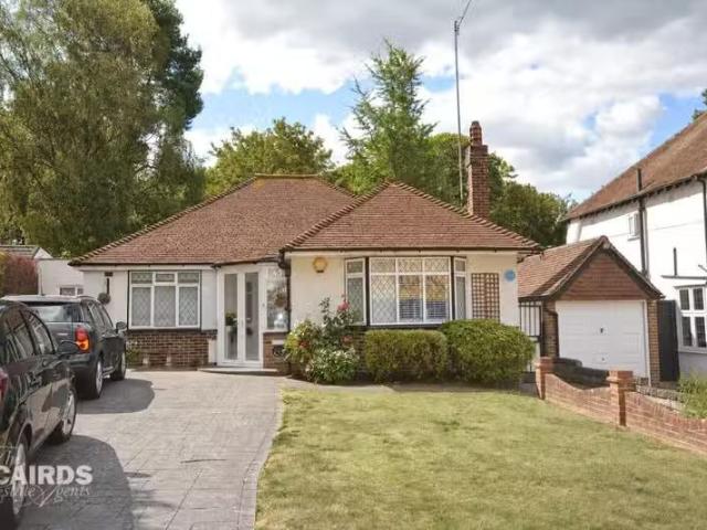 Just in! 2 BA 3 bedroom bungalow for rent in Barons Hurst, Eps.