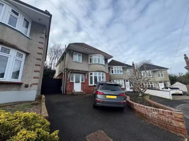 Rental! 2 BA 3 bedroom detached house for rent in Elmsway, Sou.