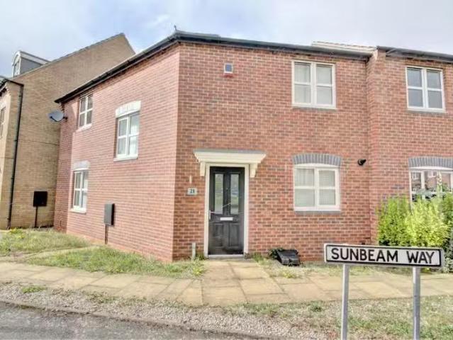 Nice 2 BA 3 bedroom end of terrace house for rent in Sunbeam W.