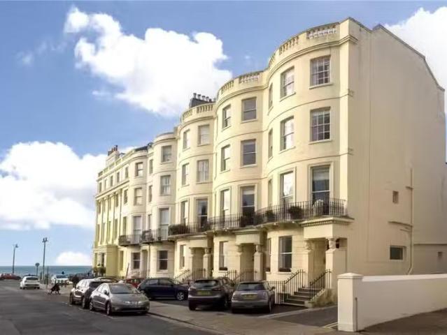 Deal! 2 BA 3 bedroom flat for rent in Lansdowne Place, Hove, BN3