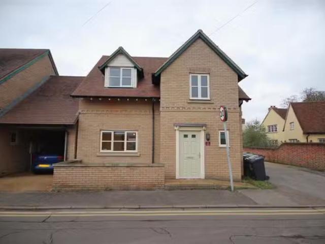 Deal! 2 BA 3 bedroom house for rent in Common Lane, Sawston, C.