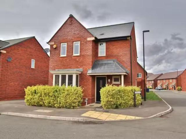 Cheap 2 BA 3 bedroom house for rent in Honeysuckle Crescent, W.