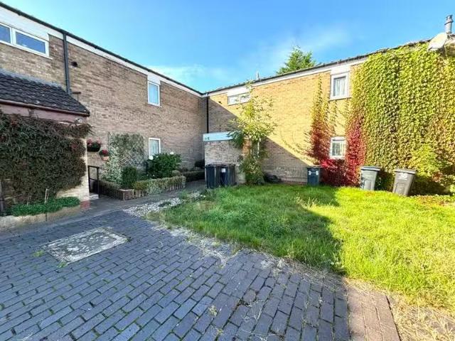 Unique 2 BA 3 bedroom house for rent in Spoon Drive, Kings Nor.