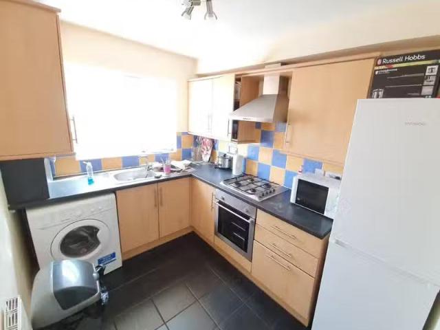Just in! 2 BA 3 bedroom house for rent in 3 Gleave Road, Selly.