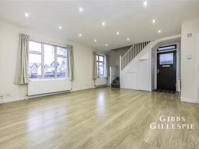 Unique 2 BA 3 bedroom semi detached house for rent in Alandale.