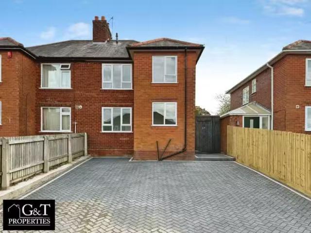 New 2 BA 3 bedroom semi detached house for rent in Elizabeth R.