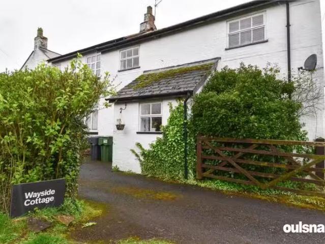 Rental! 2 BA 3 bedroom semi detached house for rent in Lea End.