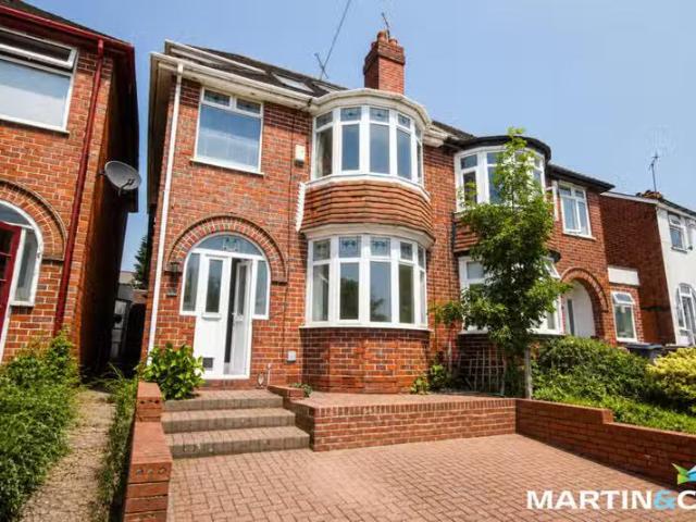 Rental! 2 BA 3 bedroom semi detached house for rent in Stanley.