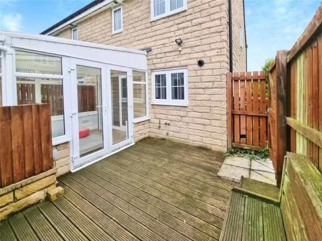 Cheap 2 BA 3 bedroom Semi Detached House to rent, The Knoll, K.