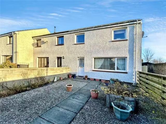 For Rent! 2 BA 3 bedroom Semi Detached House to rent, Burgage.