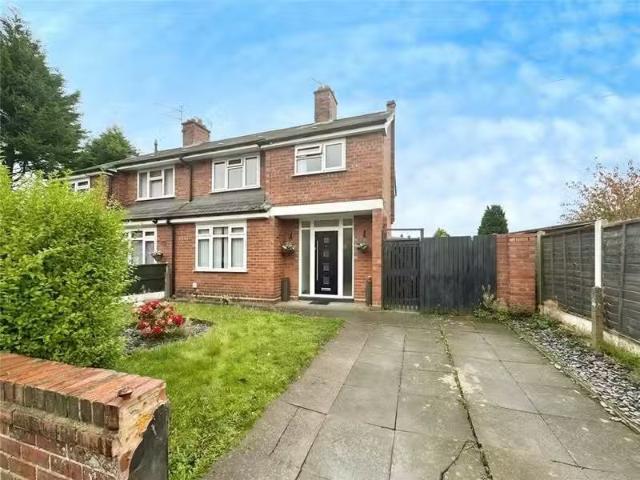 Rental! 2 BA 3 bedroom Semi Detached House to rent, David Road.