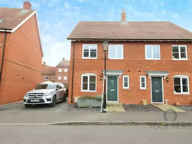 Charming 2 BA 3 bedroom Semi Detached House to rent, Stedeham.