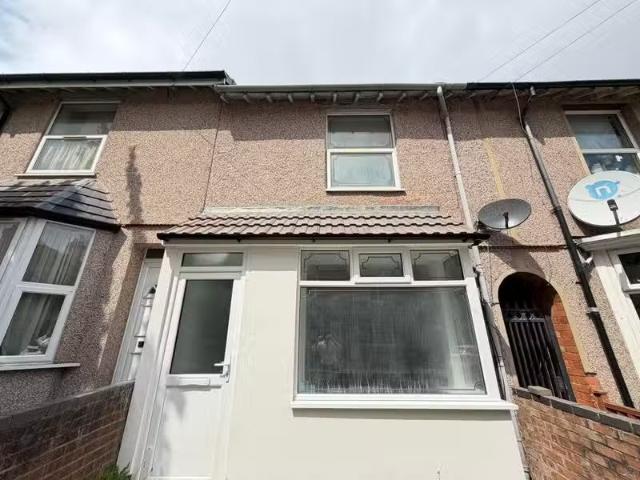 For Rent! 2 BA 3 bedroom terraced house for rent in Poplar Gro.