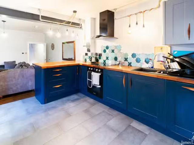 Unique 2 BA 3 bedroom town house for rent in Warstone Lane, Je.
