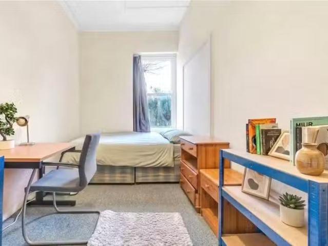 Deal! 2 BA 1 bedroom maisonette for rent in Redland Court Road.