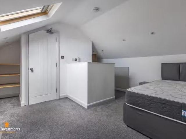 Charming 2 BA 1 bedroom house of multiple occupation for rent.