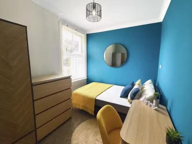 Just in! 2 BA 1 bedroom house for rent in Fishponds Road, Fish.