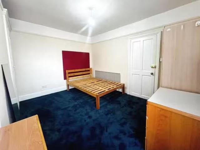 For Rent! 2 BA 1 bedroom house share for rent in Sturry Road.