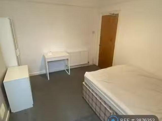 Deal! 2 BA 1 bedroom house share for rent in Whitchurch Road.