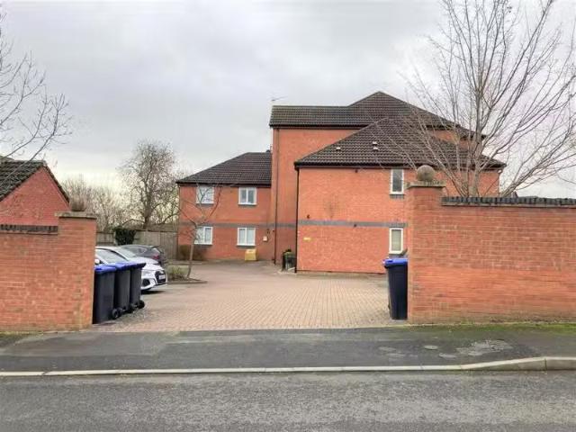 For Rent! 2 BA 2 bedroom apartment for rent in Withy Bank, Lea.