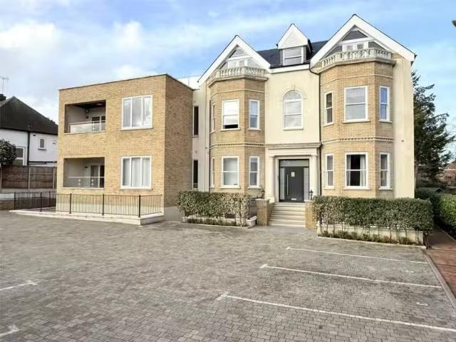 New 2 BA 2 bedroom apartment for rent in Bergamot House, 52 Ro.