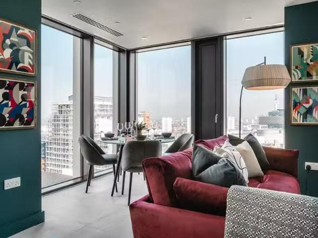 For Rent! 2 BA 2 bedroom apartment for rent in Broad Street, B.