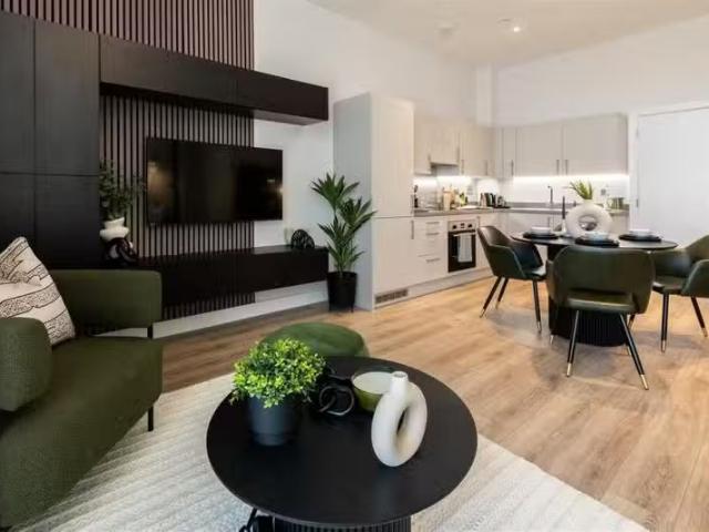 Rental! 2 BA 2 bedroom apartment for rent in Bristol Street, W.
