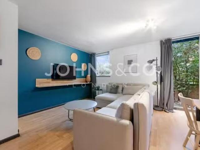 Cheap 2 BA 2 bedroom apartment for rent in Cape Yard, London.
