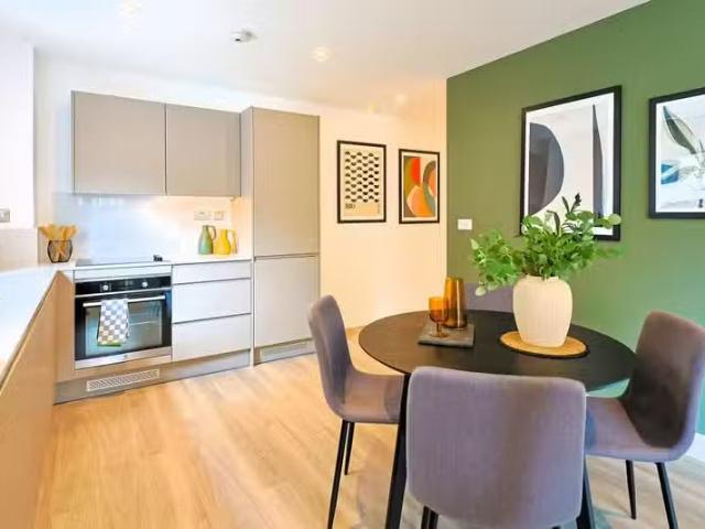 Cozy 2 BA 2 bedroom apartment for rent in Glasshouse Square, B.
