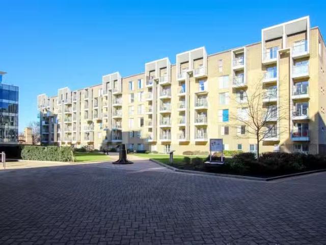 New 2 BA 2 bedroom apartment for rent in Great Northern Road.