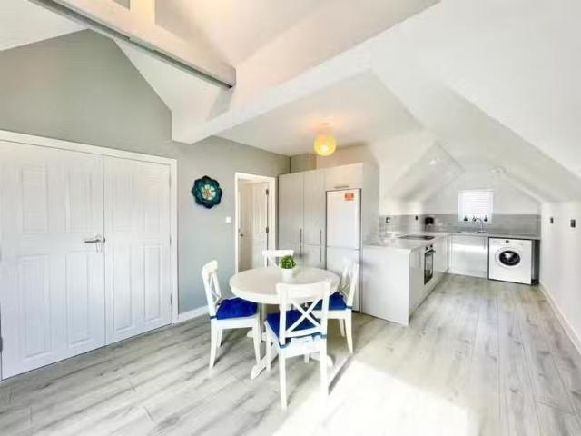 Charming 2 BA 2 bedroom apartment for rent in Hamlet Court, Hi.