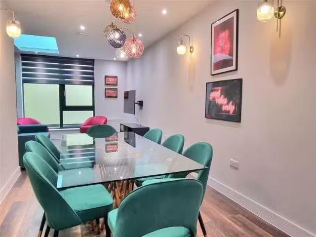 Deal! 2 BA 2 bedroom apartment for rent in High Street, Orping.