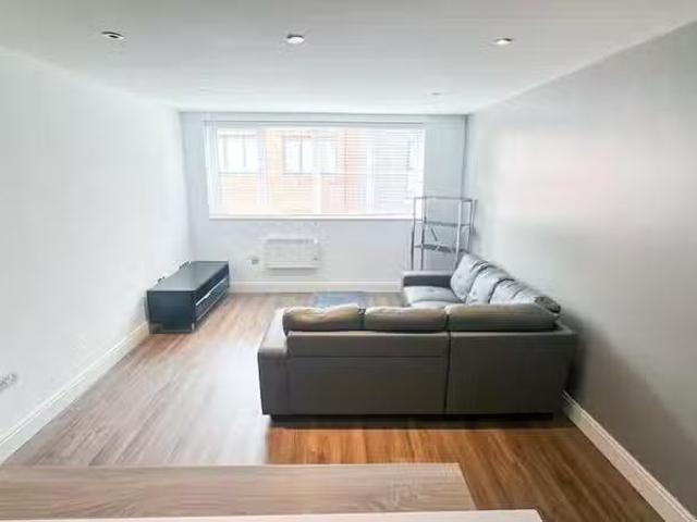 Deal! 2 BA 2 bedroom apartment for rent in Luxury Apartments.