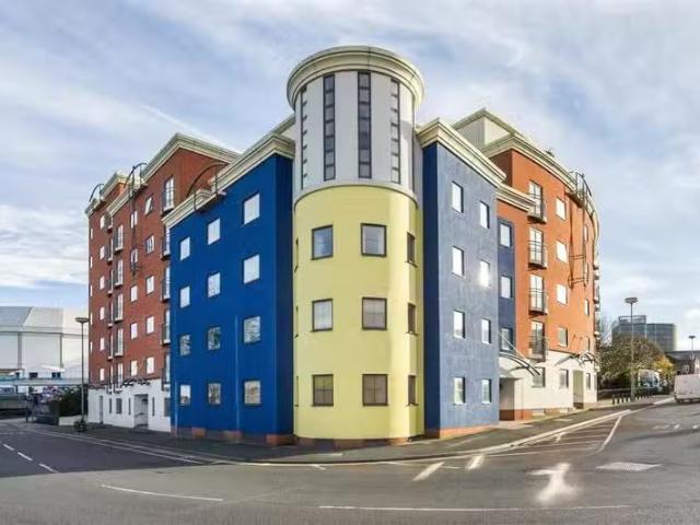 Unique 2 BA 2 bedroom apartment for rent in Sheepcote Street.