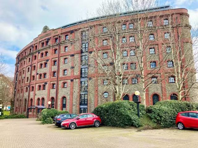 For Rent! 2 BA 2 bedroom apartment for rent in Spillers & Bake.