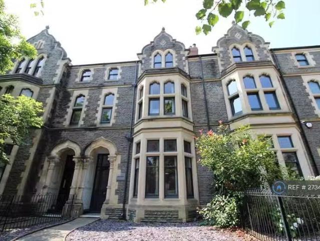 Cozy 2 BA 2 bedroom flat for rent in Cathedral Road, Cardiff.