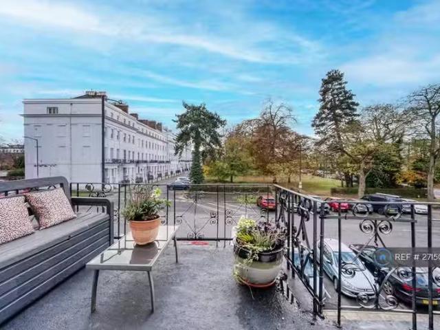 Just in! 2 BA 2 bedroom flat for rent in Clarendon Square, Lea.