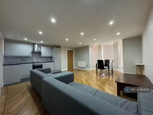 Nice 2 BA 2 bedroom flat for rent in Bedford St South, Liverpo.