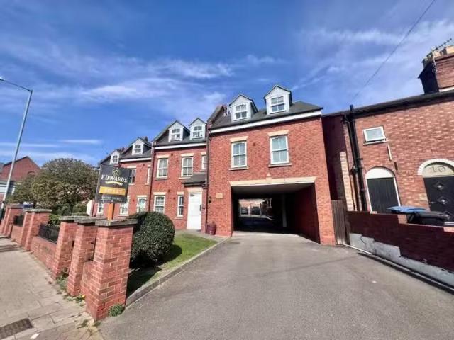 New 2 BA 2 bedroom flat for rent in Birmingham Road, Stratford.