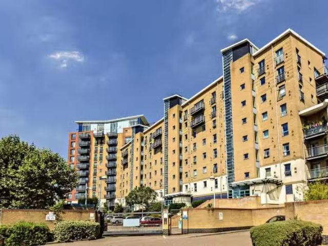 Charming 2 BA 2 bedroom flat for rent in Hanover Avenue, Royal.